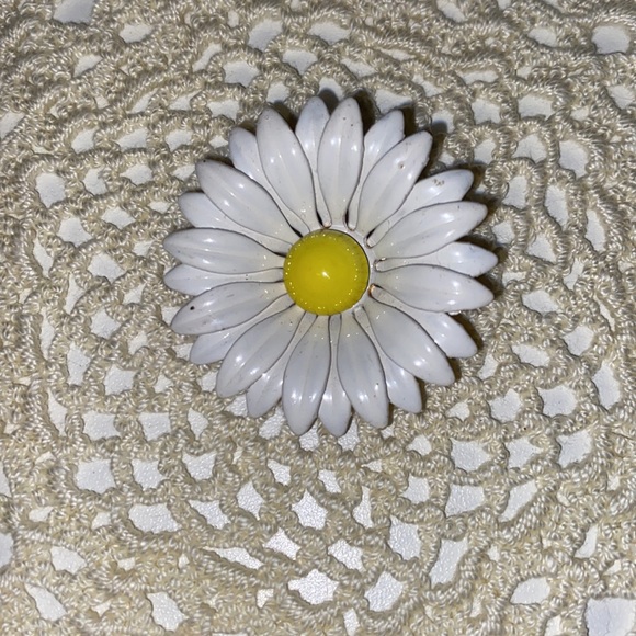 Jewelry | Vintage Daisy Pins Prebundle | Poshmark